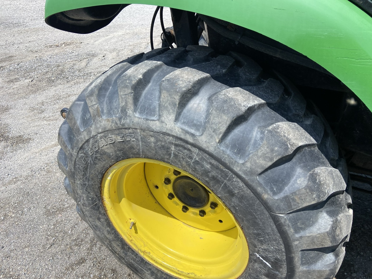 Huron Tractor | Used Equipment | JD 3520/LDR (E87669)