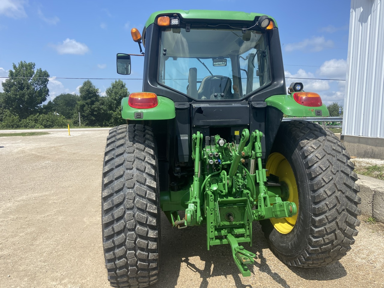 Huron Tractor | Used Equipment | JD 6115M (E90054)
