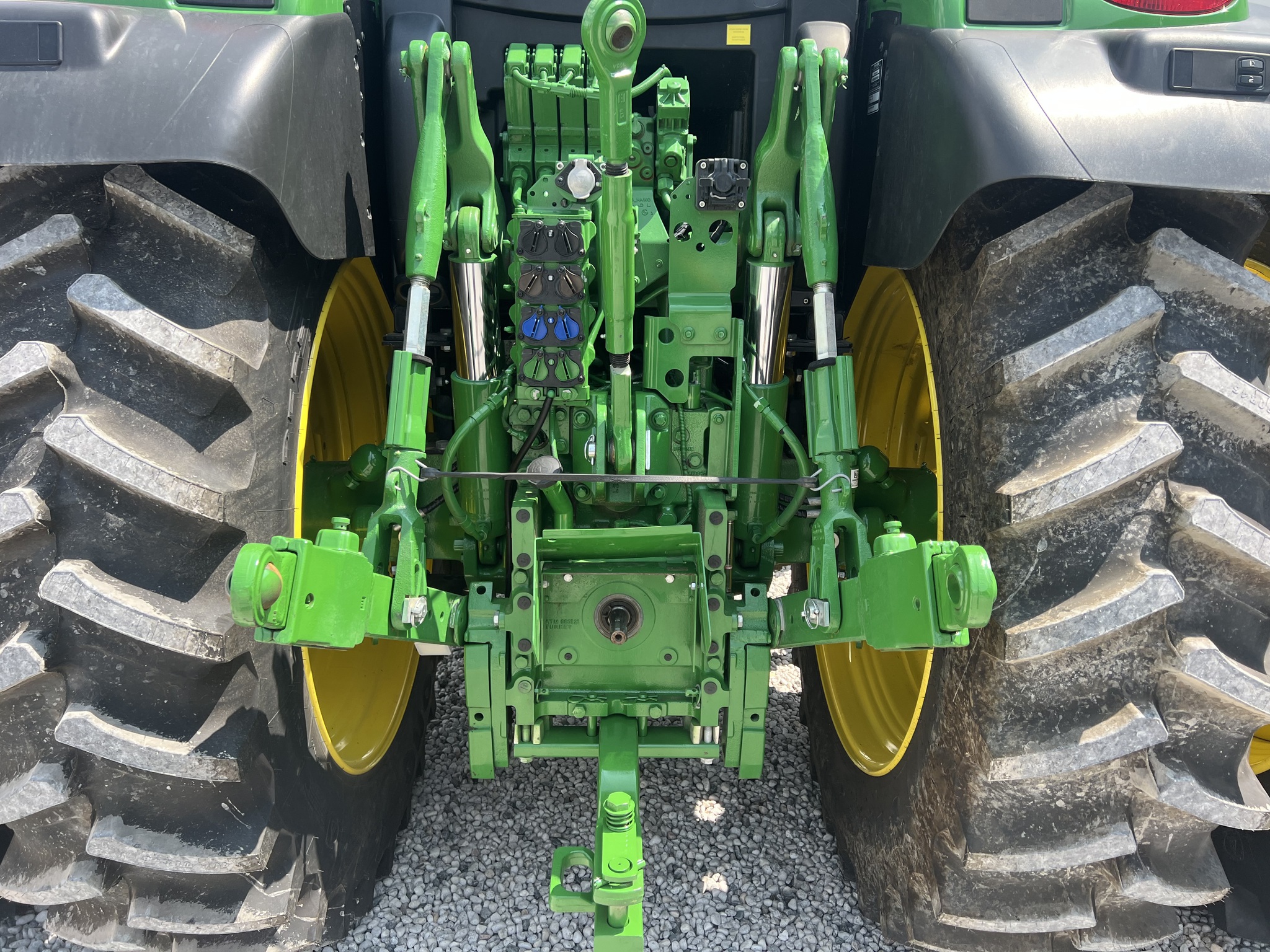 Huron Tractor | Used Equipment | JD 6155R (E90268)