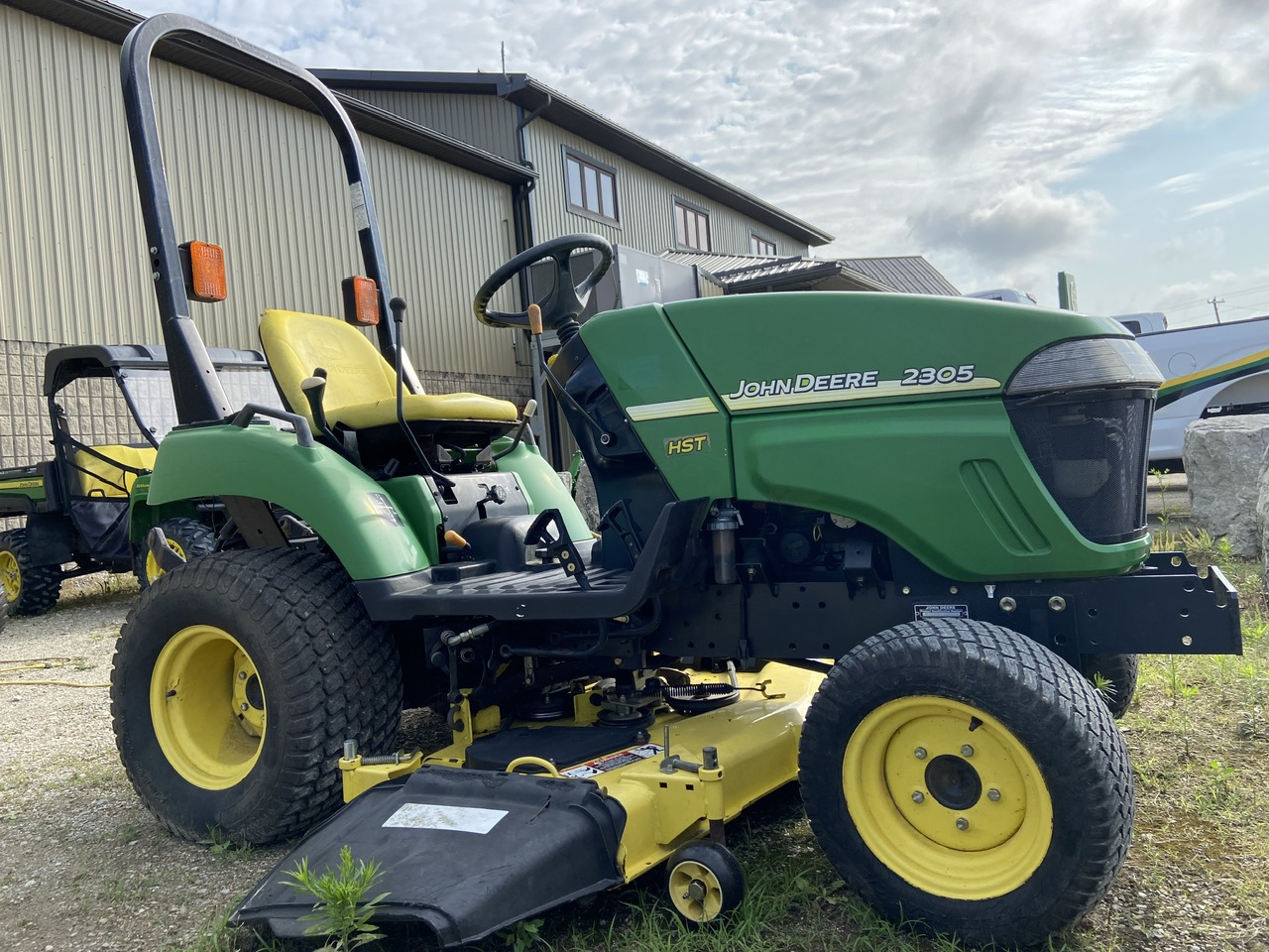 Huron Tractor | Used Equipment | JD 2305 (E90344)