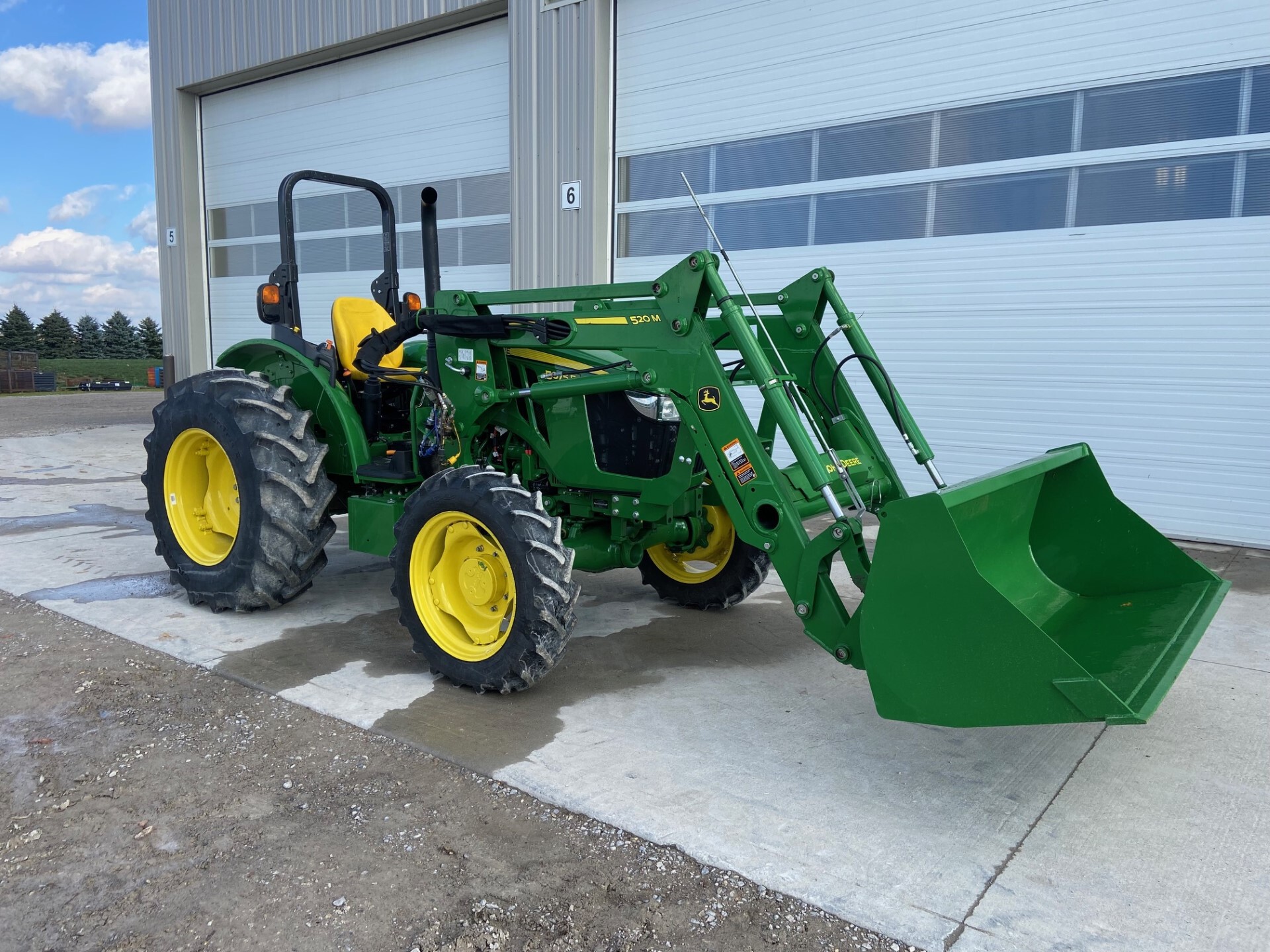 Huron Tractor | Used Equipment | JD 5075E (E91000)