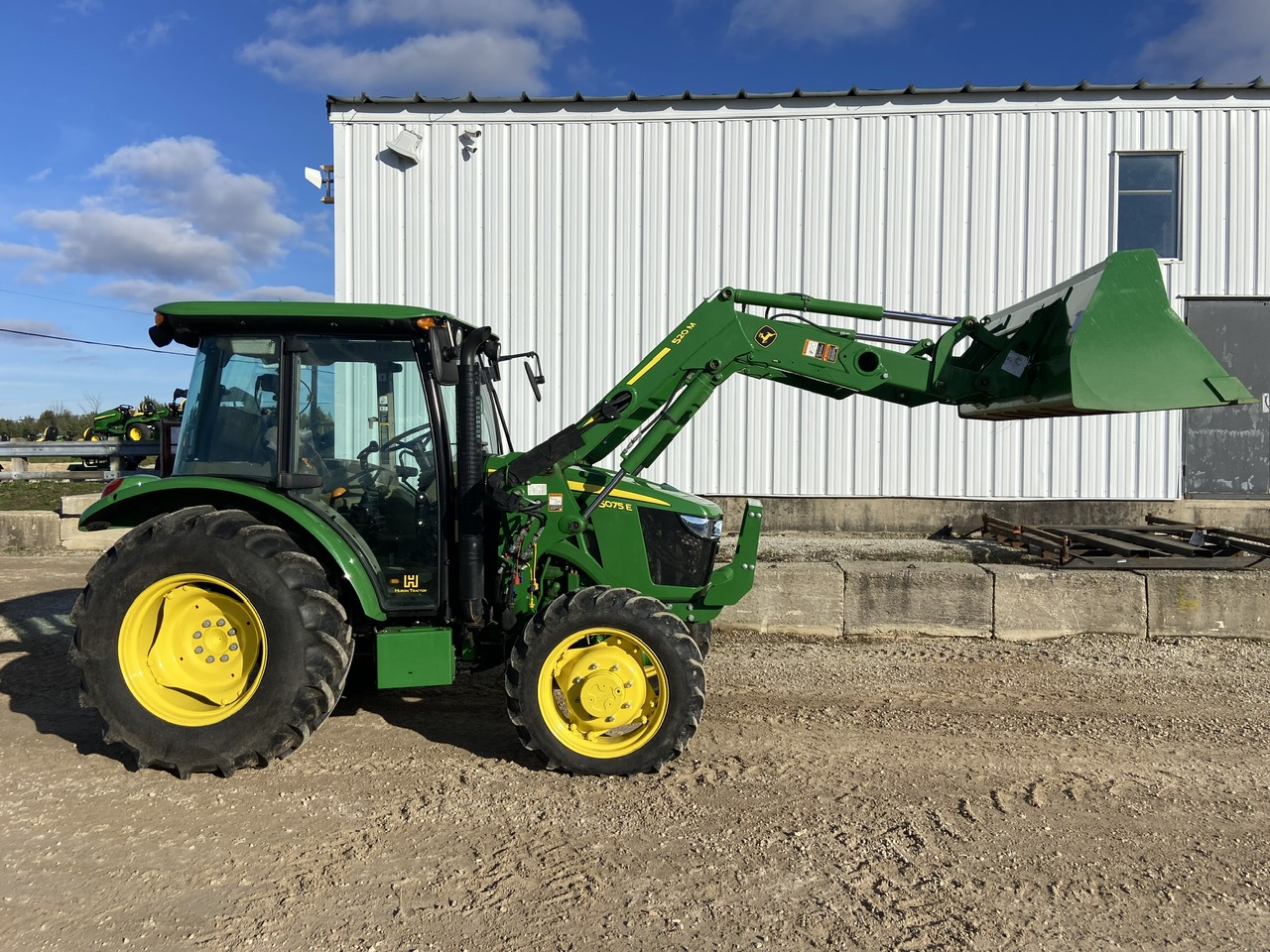 Huron Tractor | Used Equipment | JD 5075E/LDR (E91137)