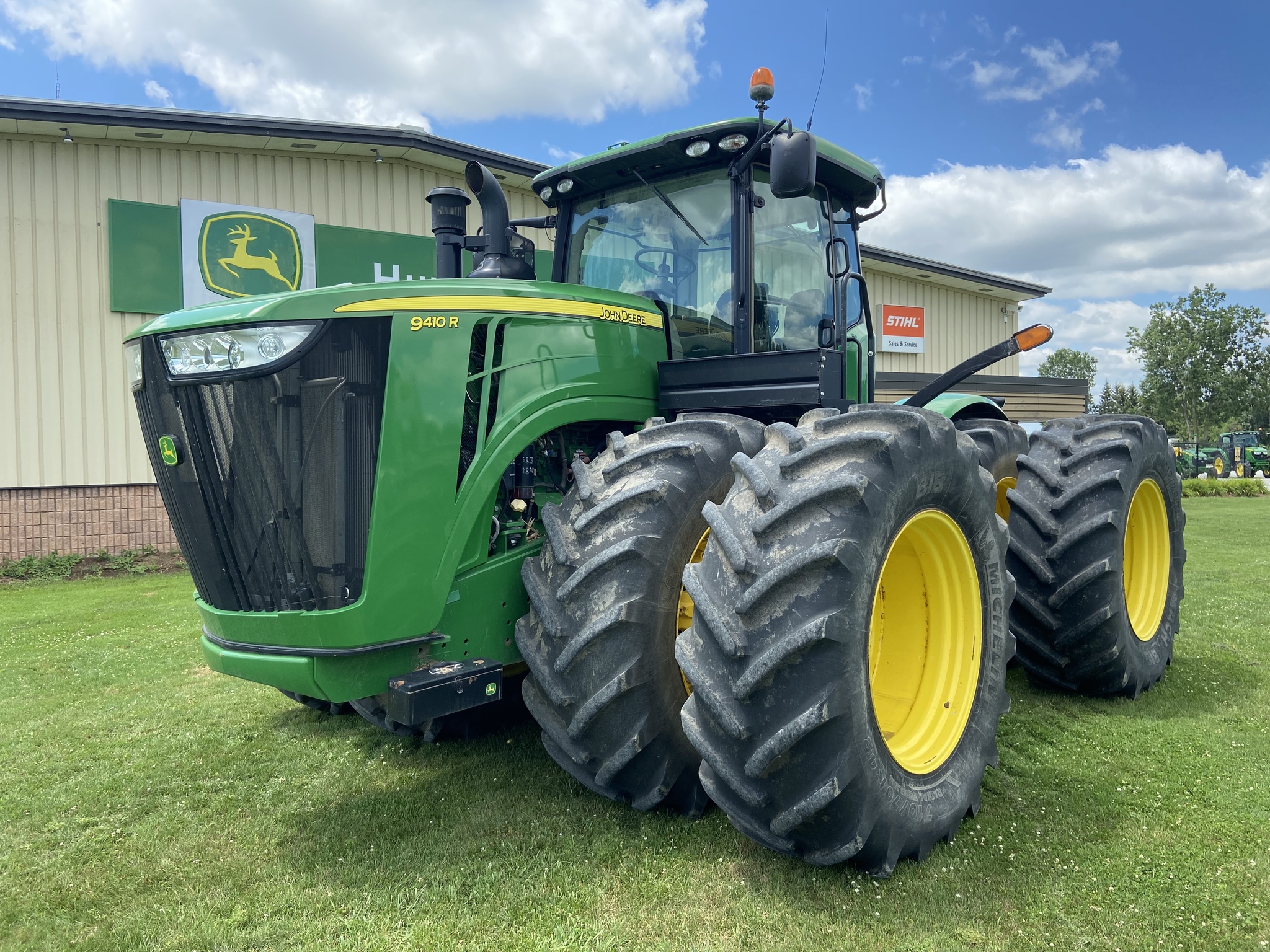 Huron Tractor | Used Equipment | JD 9410R (E86529)
