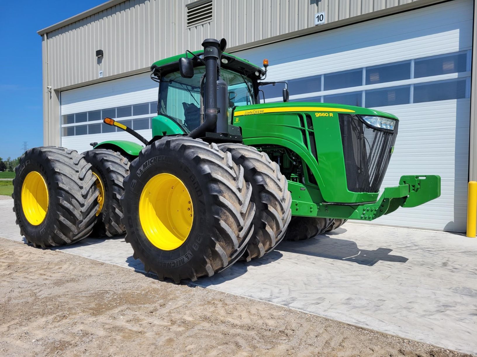 Huron Tractor | Used Equipment | JD 9560R (E86634)